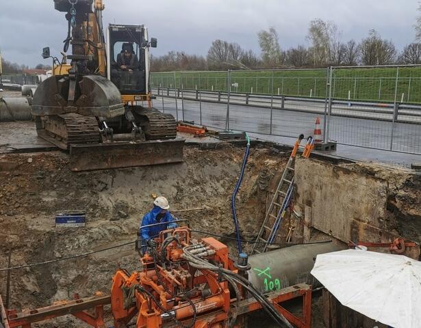 2 OFT boringen in Born - Kouwenberg Infra